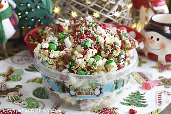 Christmas Crunch Snack Mix - Meatloaf and Melodrama