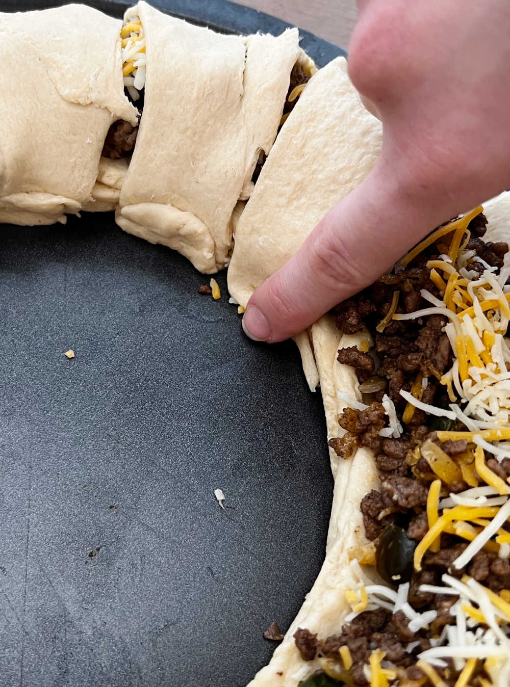 Easy Taco Ring Recipe with Crescent Rolls - Meatloaf and Melodrama