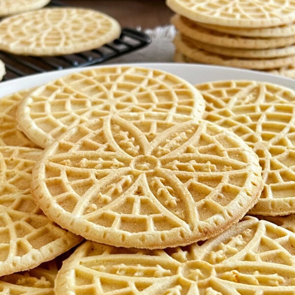 Grandma's Anise Pizzelle Recipe (Italian Wafer Cookies) - Meatloaf and ...