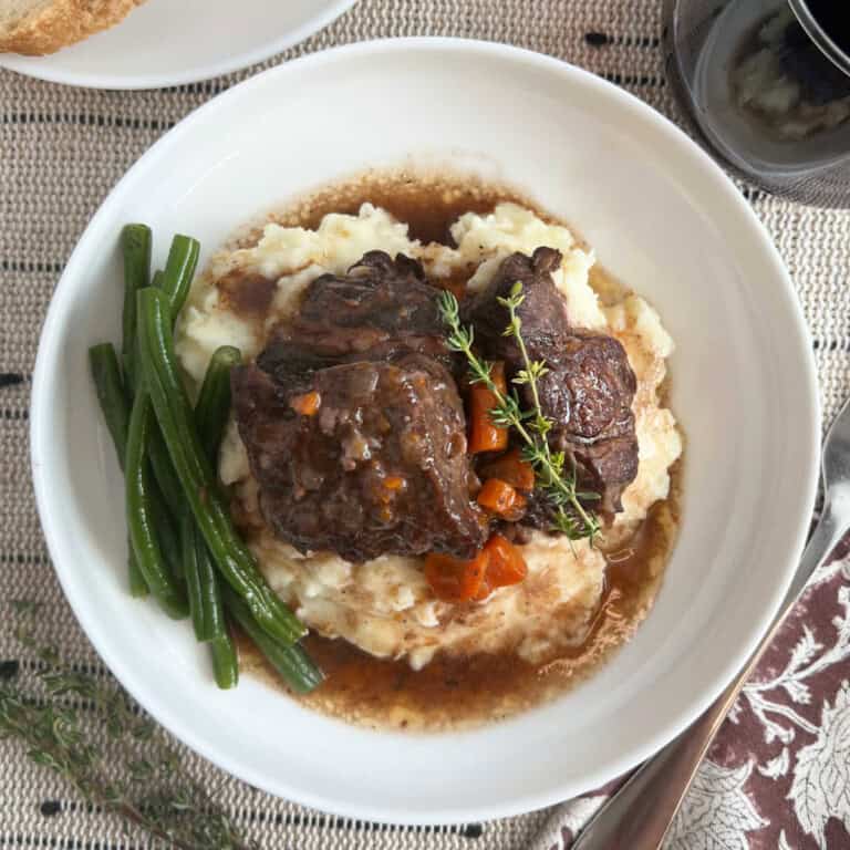 Easy Braised Short Ribs (Tender and Delicious) - Meatloaf and Melodrama