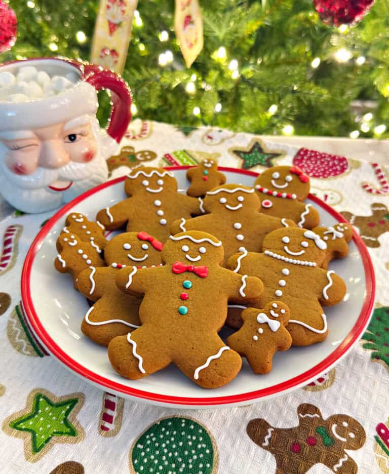 The Cutest Gingerbread Cookies - Meatloaf and Melodrama